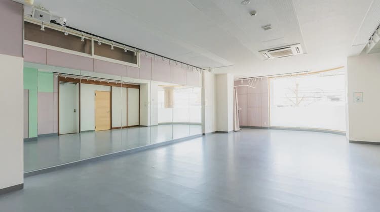 NEWOPEN! Aスタジオ地下鉄【琴似駅】徒歩1分 63㎡ ダンス ヨガ 撮影 バレエバー完備 当日予約OK の写真1