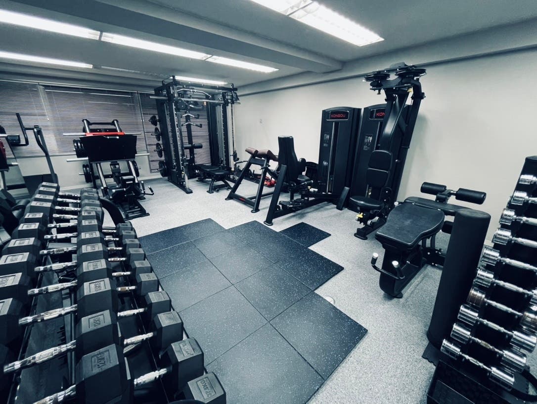 Gym《大会出場者も多数ご利用されています!!》赤坂No.1マシン充実型プライベートジム！当日予約、24時間利用可！の写真1