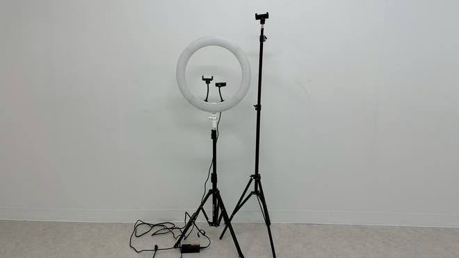 スマホで撮影しやすいLED天井照明!四ツ橋駅からすぐの撮影スタジオの写真4