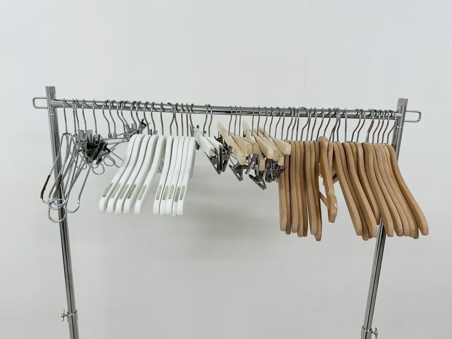 スマホで撮影しやすいLED天井照明！四ツ橋駅からすぐの撮影スタジオの写真8