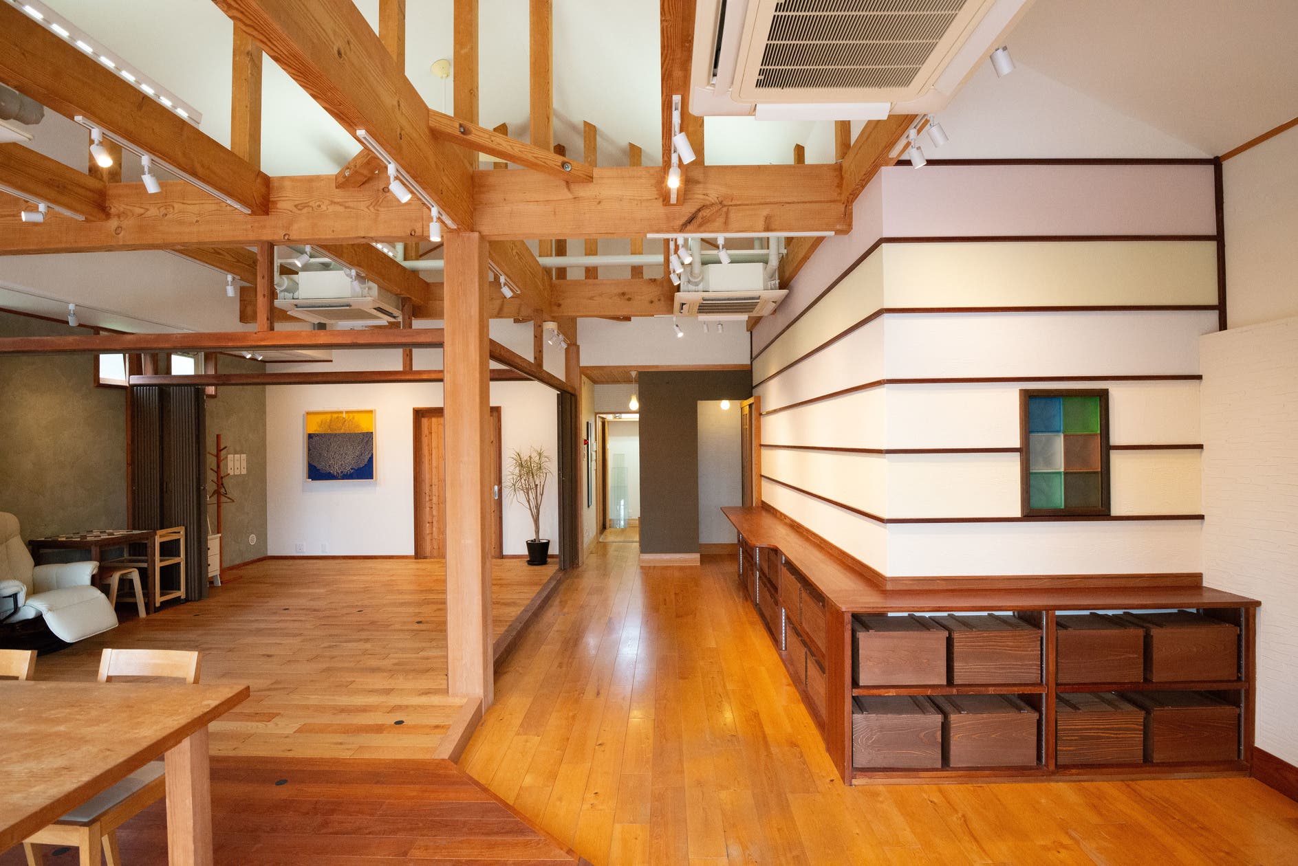 フローリング36㎡ 再利用材の古民家風カウンター・落ち着いた広々空間でヒーリングサロン、イベント物販に最適！の写真6