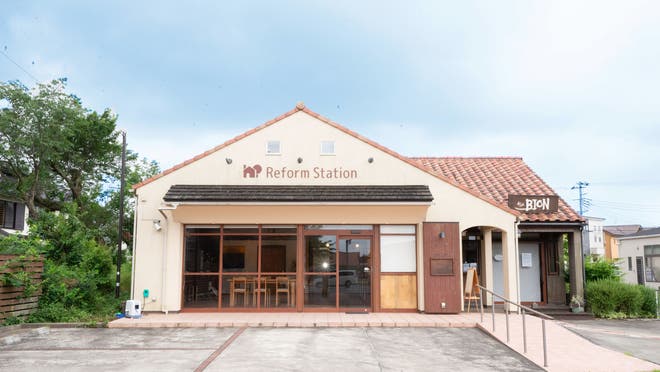 フローリング36㎡ 再利用材の古民家風カウンター・落ち着いた広々空間でヒーリングサロン、イベント物販に最適!の写真2