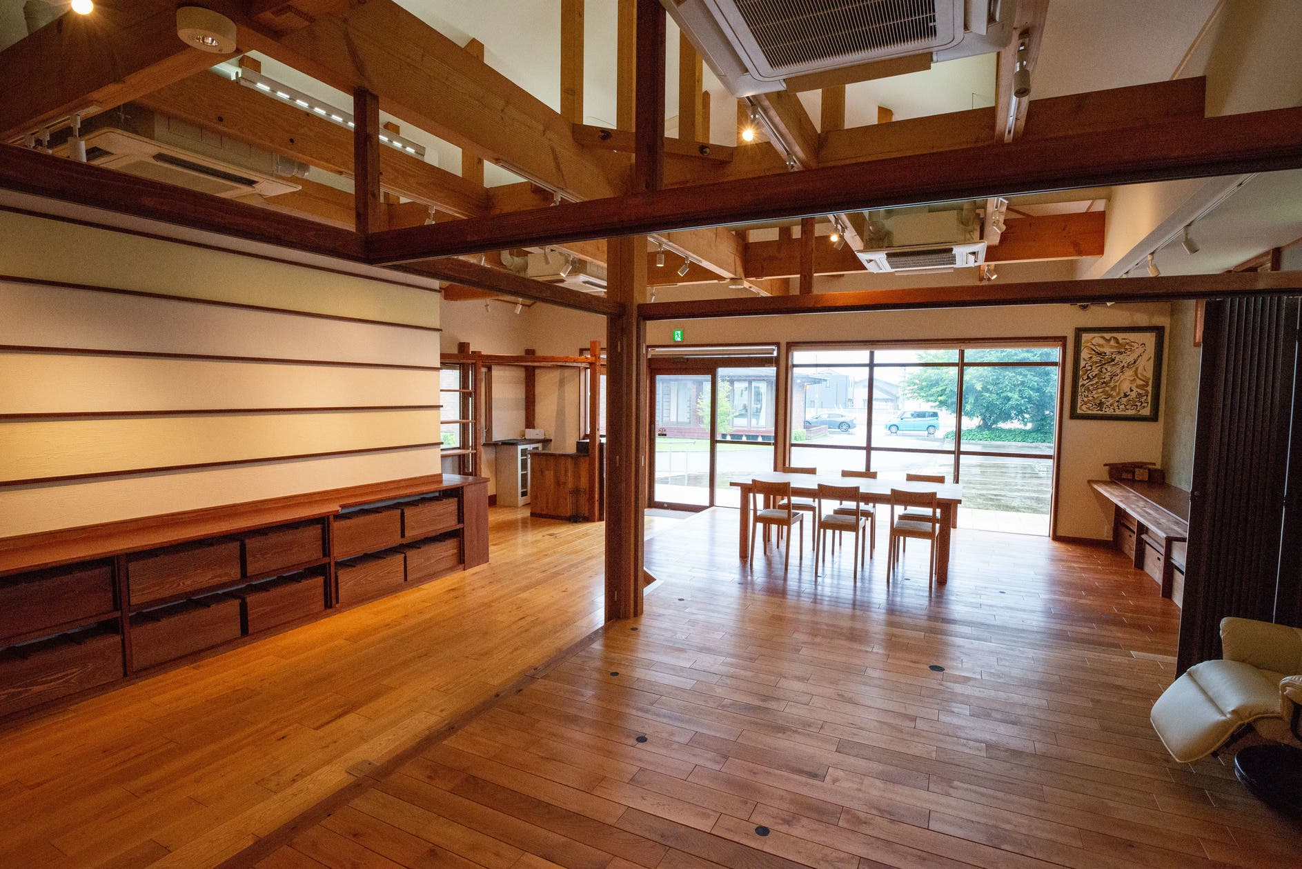 フローリング36㎡ 再利用材の古民家風カウンター・落ち着いた広々空間でヒーリングサロン、イベント物販に最適！の写真9