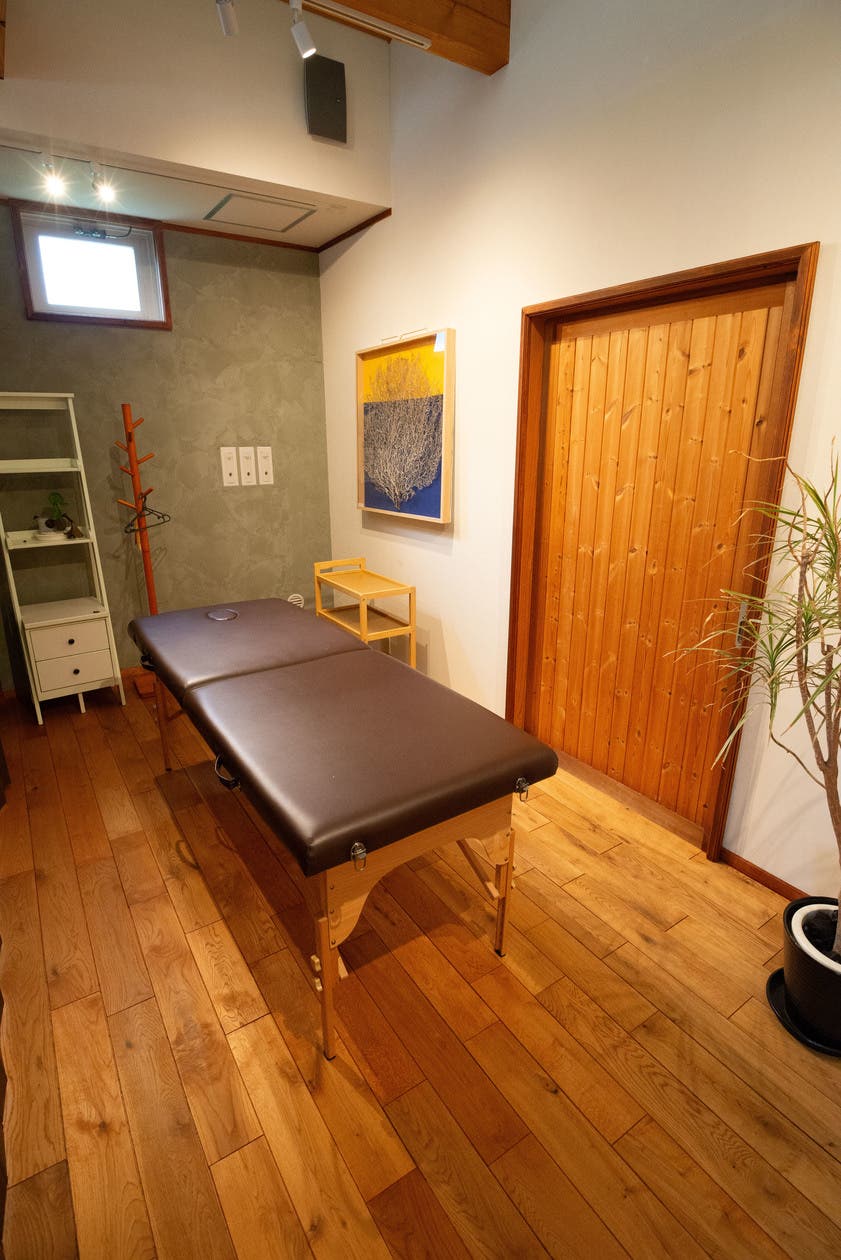 フローリング36㎡ 再利用材の古民家風カウンター・落ち着いた広々空間でヒーリングサロン、イベント物販に最適！の写真11