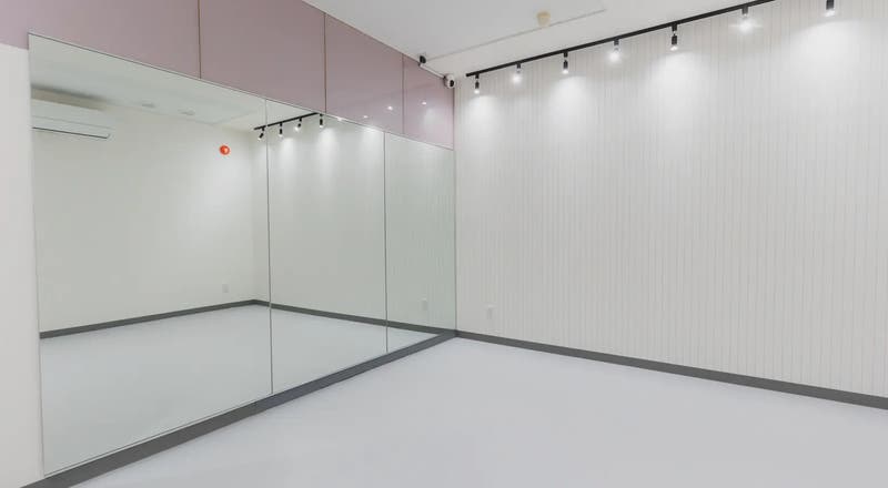  NEWOPEN! Dスタジオ 平日昼割キャンペーン！地下鉄【琴似駅】徒歩１分 15㎡ ダンス　ヨガ　演劇　撮影