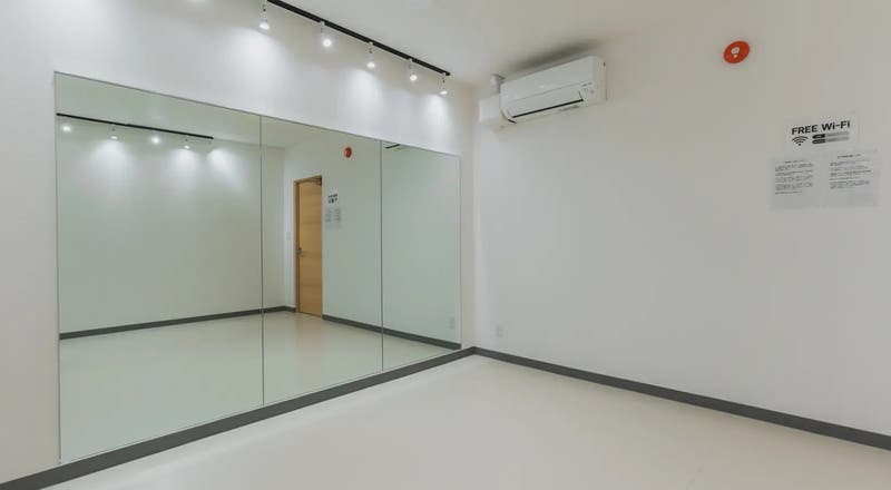 NEWOPEN! Eスタジオ 平日昼割キャンペーン！地下鉄【琴似駅】徒歩１分 15㎡ 当日予約　ダンス　ヨガ　演劇　撮影