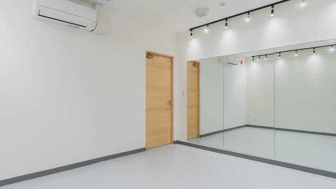 NEWOPEN! Fスタジオ 平日昼割キャンペーン!地下鉄【琴似駅】徒歩1分 15㎡ ダンス ヨガ 演劇 撮影の写真1