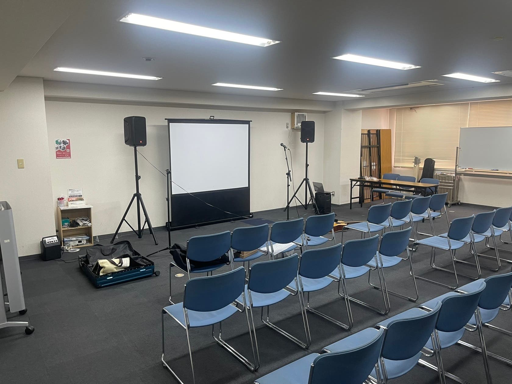 7階A室【四ツ橋・心斎橋エリア！駅から徒歩30秒！】１０～４５名まで。無料備品も多数！同ビル内に複数会場ございますの写真11