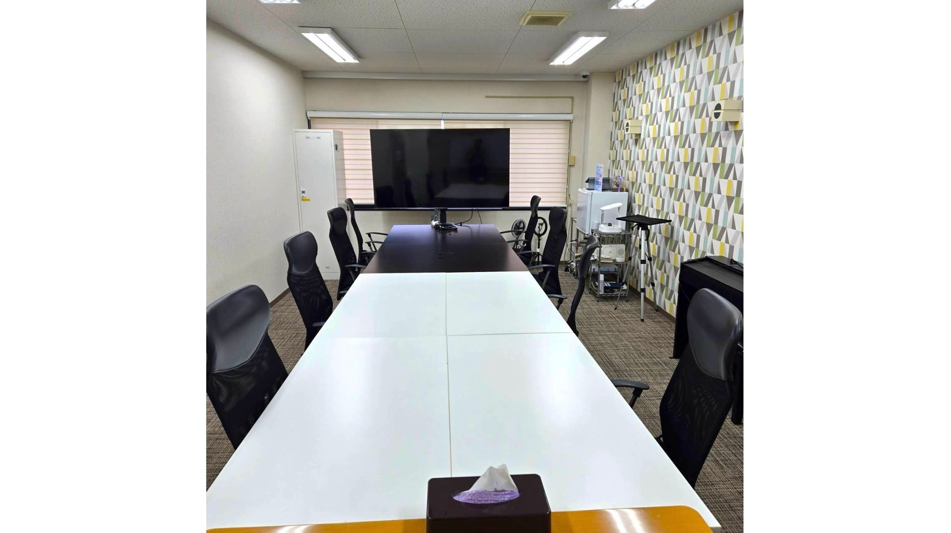 ＜テレワーク@野並＞リモートワーク・テレワークにも最適！野並駅徒歩1分♪10名収容！光WiFi/ホワイトボード/スマートテレビの写真1