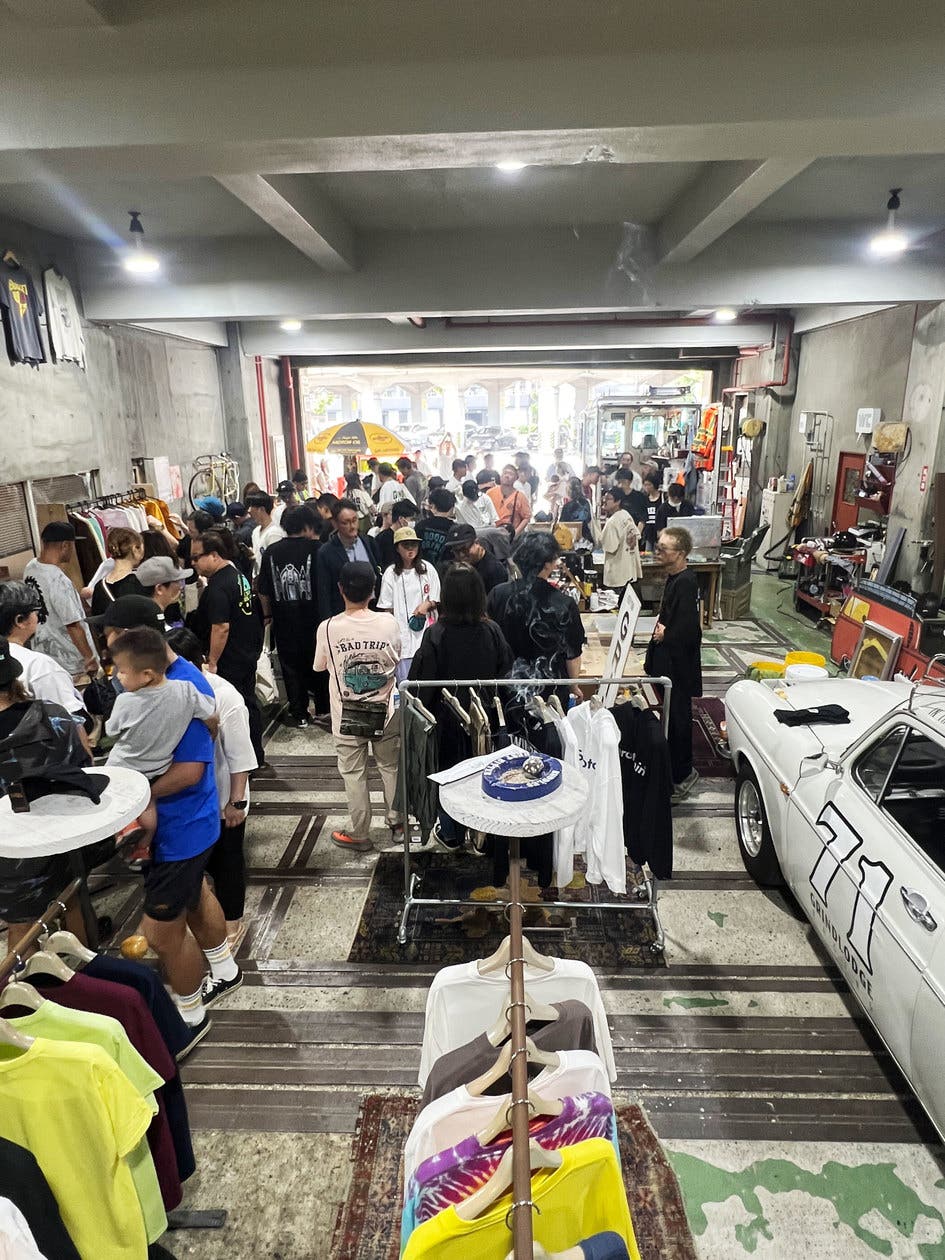 無骨なガレージを利用した展示・撮影・イベントスペースの写真4