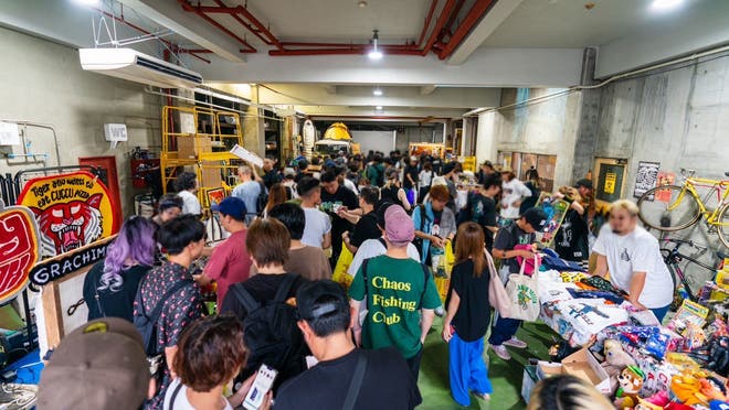 無骨なガレージを利用した展示・撮影・イベントスペースの写真5