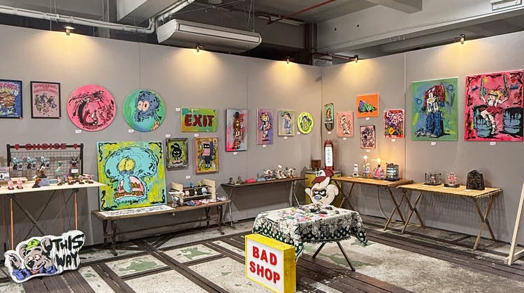 無骨なガレージを利用した展示・撮影・イベントスペースの写真1