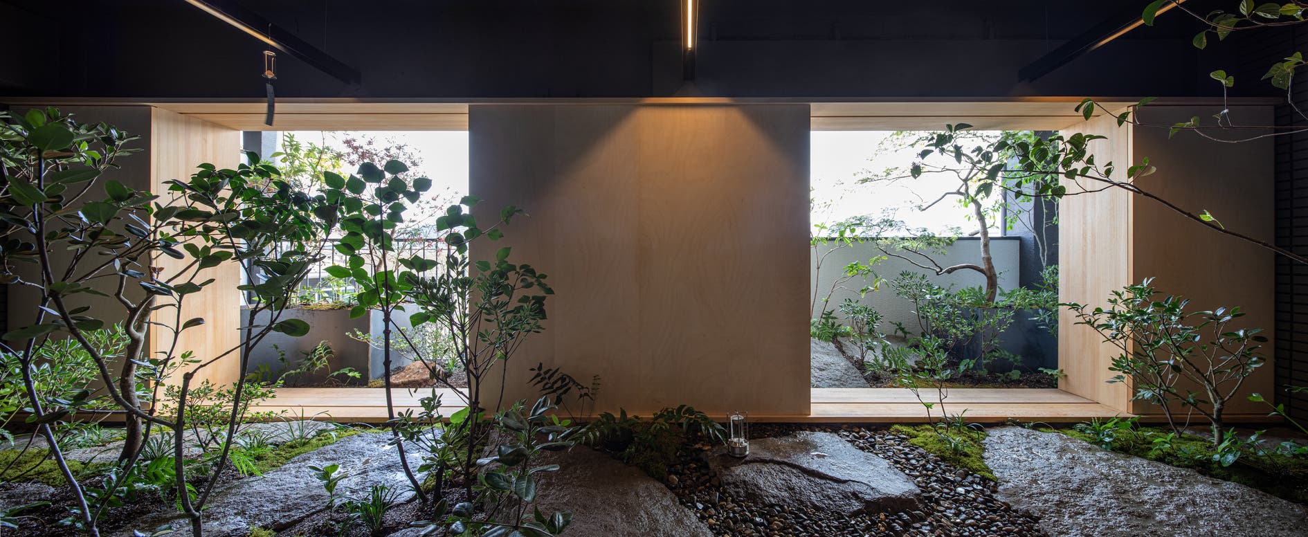 【城南区樋井川】建築家設計｜自然光×室内庭園の静かな多目的空間の写真2