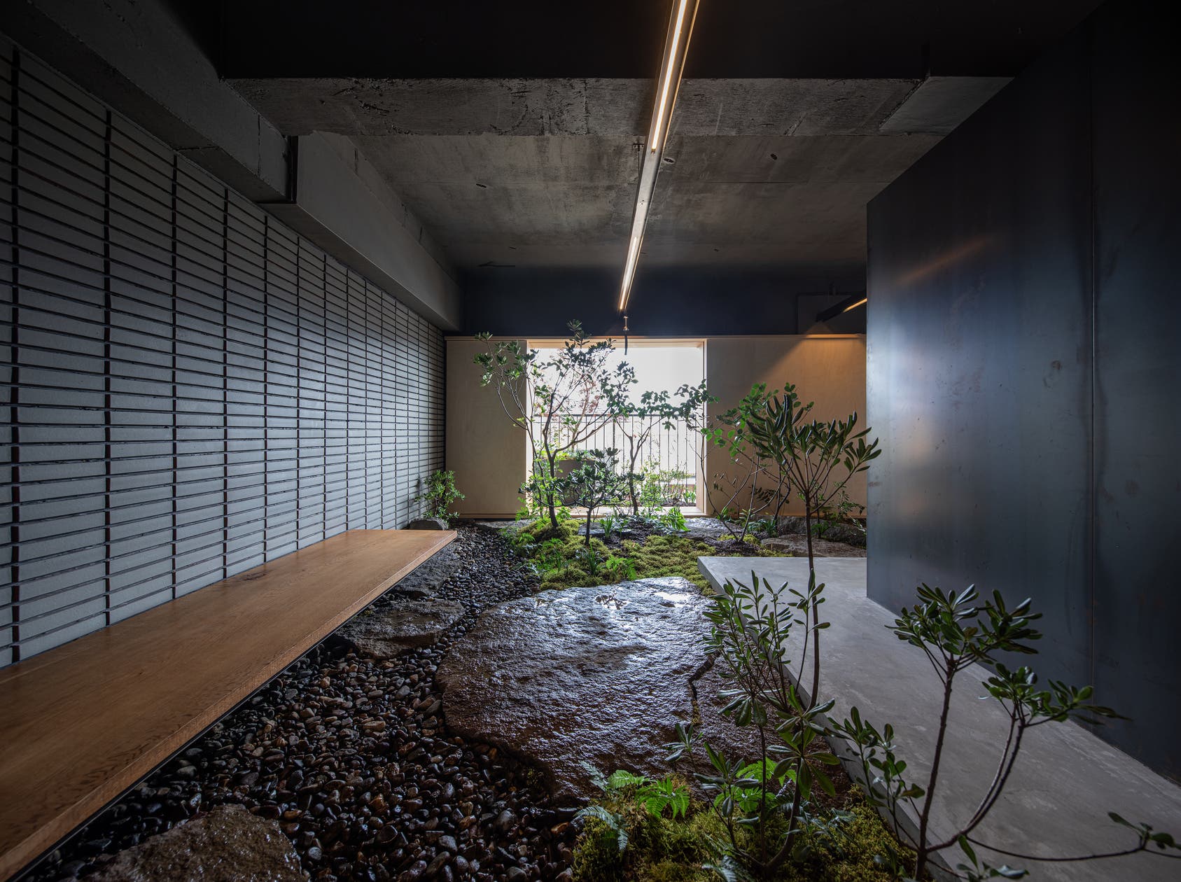 【城南区樋井川】建築家設計｜自然光×室内庭園の静かな多目的空間の写真3