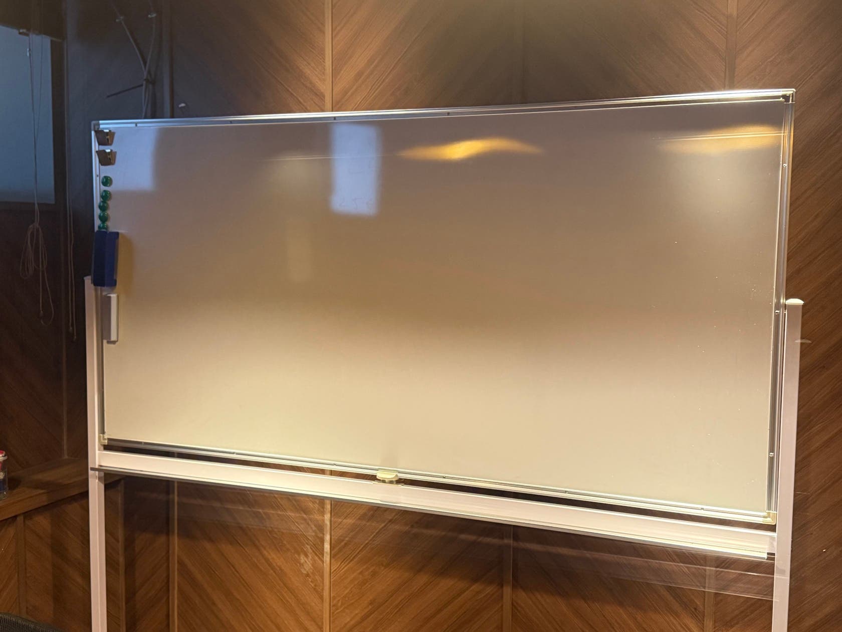 【10名会議室】五反田駅徒歩3分！/モニター/Wi-Fi/充電器/テレワークやWeb会議に最適の写真7