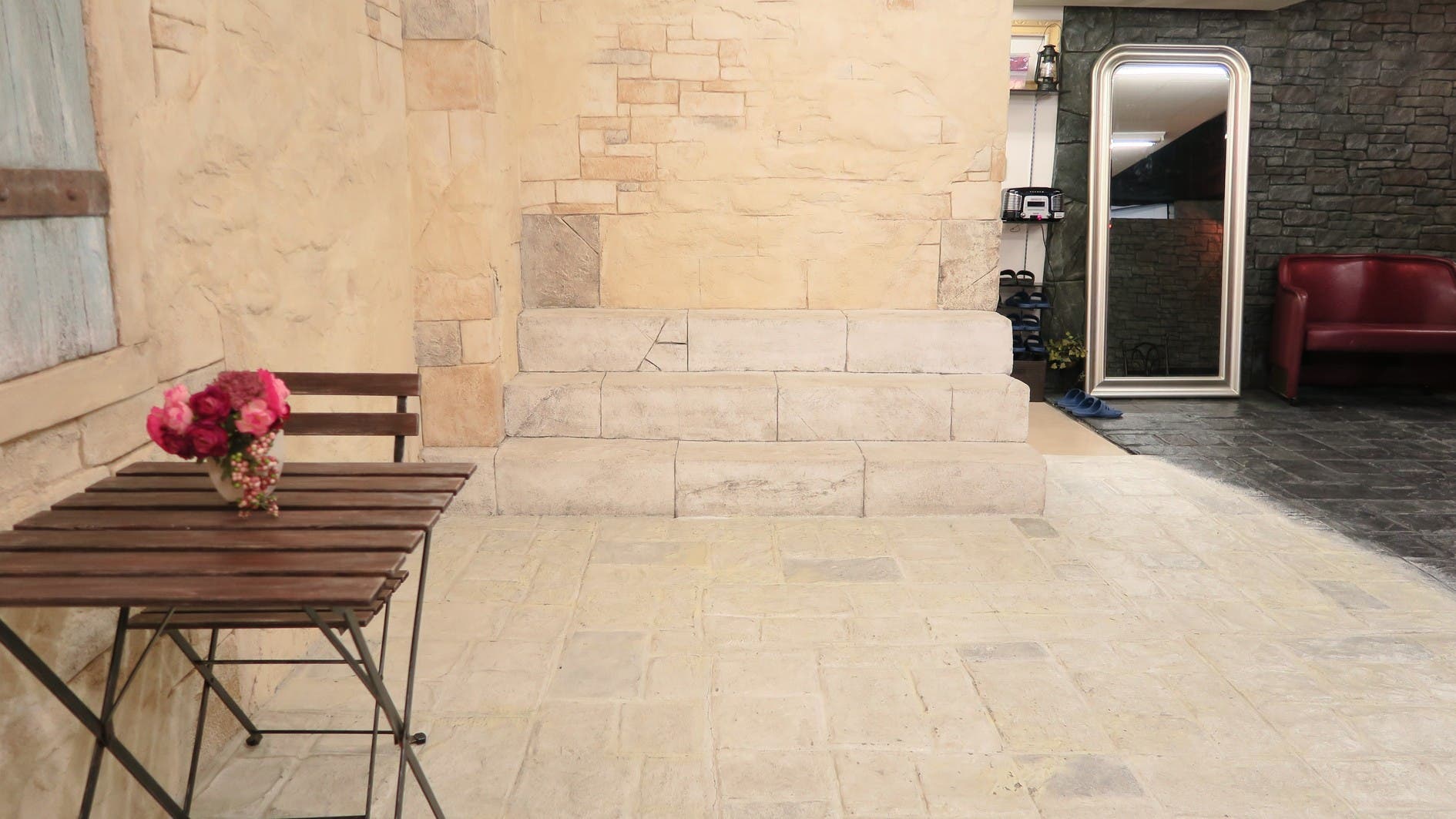 【M2】廃墟や牢獄💀、西洋石壁、アンティーク壁や石畳を完全再現✨ゴシック調スタジオ🎪の写真17