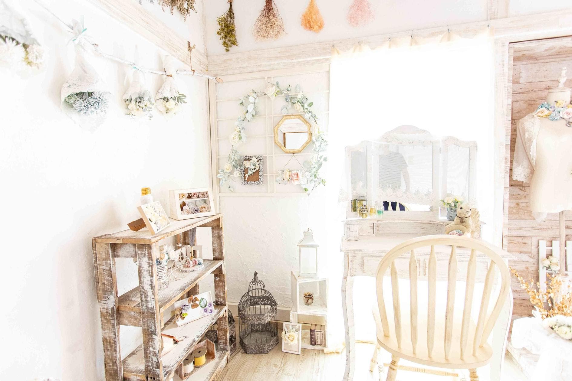 【キューブスタジオ】2階建ての広々100㎡ ! 柔らかな自然光 ガーリーなハウススタジオ　控室有りの写真23