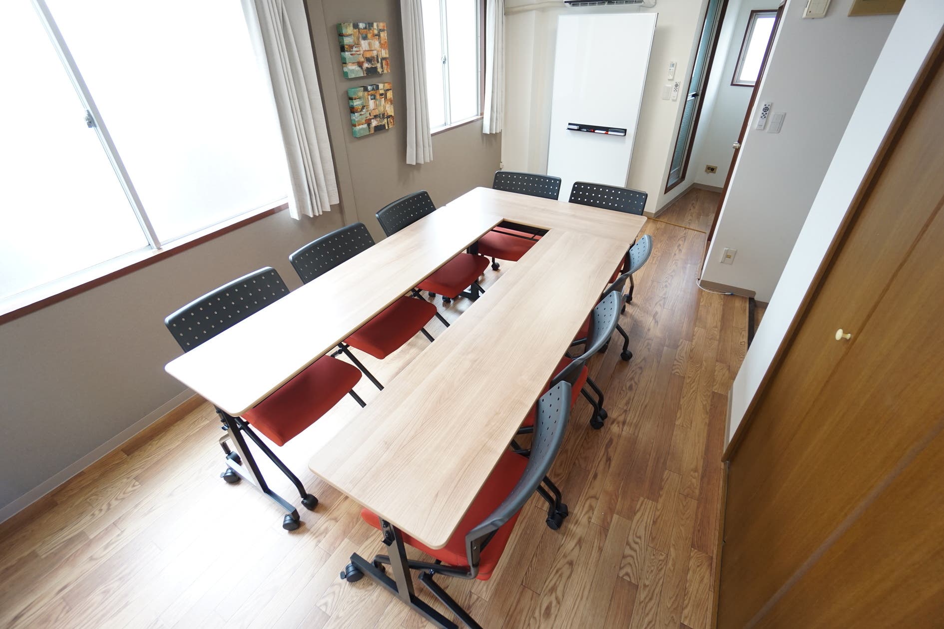 ＜日暮里会議室＞日暮里駅徒歩3分🚃完全個室✨Wi-Fi📶大型モニター兼スマートテレビ📺会議/商談/テレワークの写真7