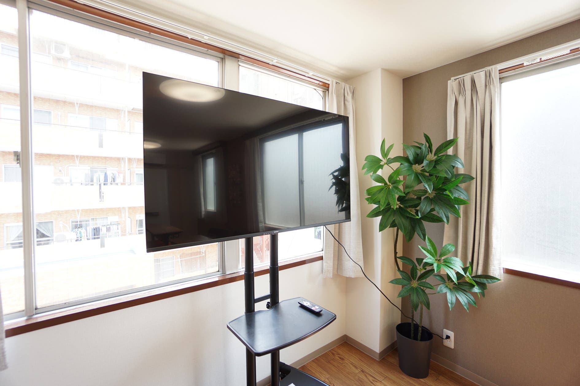 ＜日暮里会議室＞日暮里駅徒歩3分🚃完全個室✨Wi-Fi📶大型モニター兼スマートテレビ📺会議/商談/テレワークの写真15