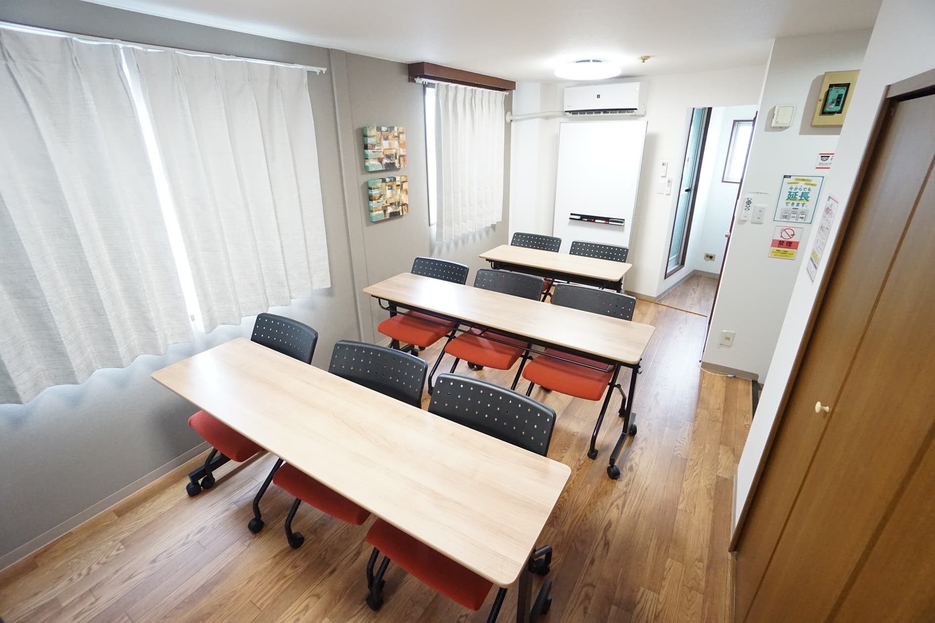 ＜日暮里会議室＞日暮里駅徒歩3分🚃完全個室✨Wi-Fi📶大型モニター兼スマートテレビ📺会議/商談/テレワークの写真4