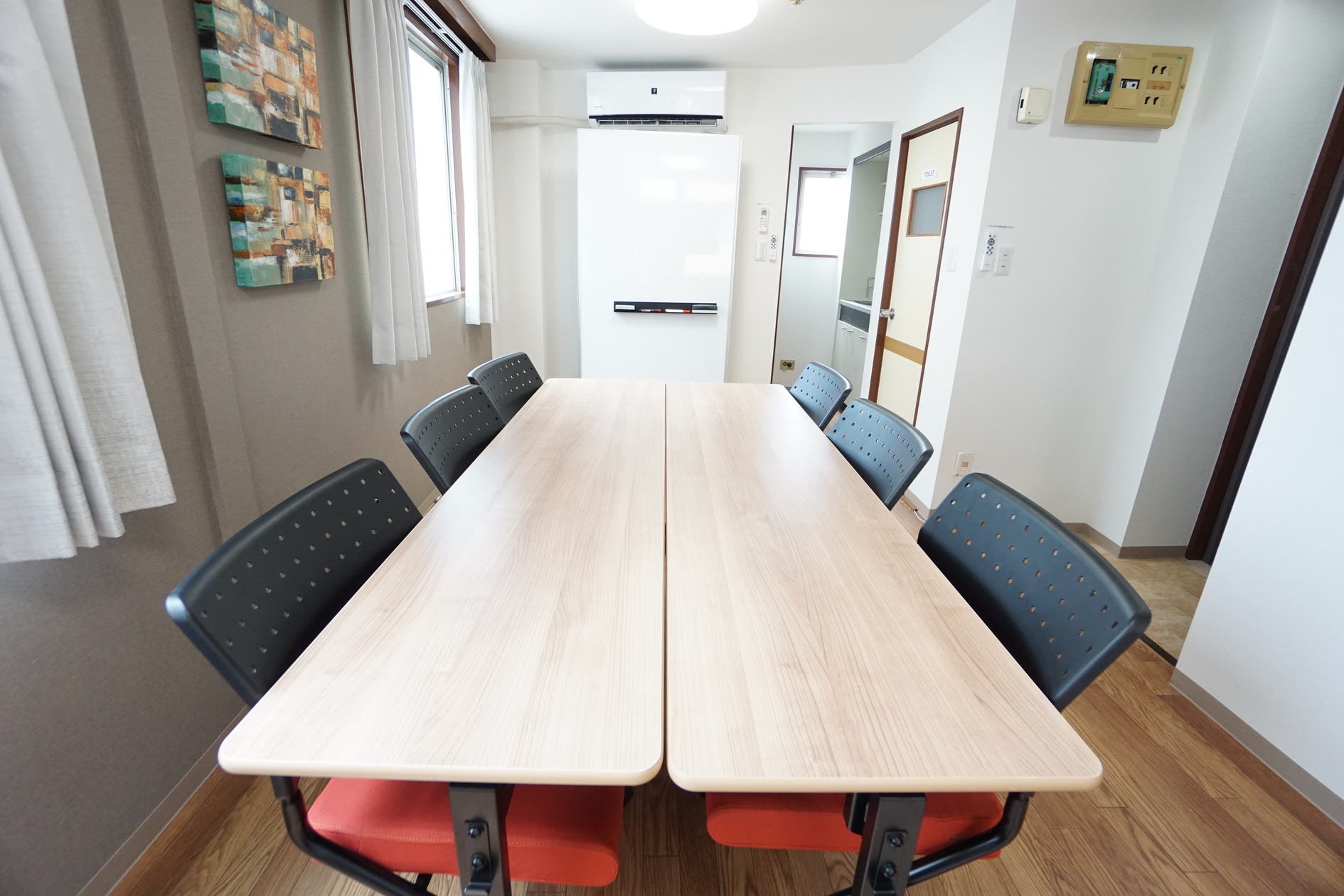 ＜日暮里会議室＞日暮里駅徒歩3分🚃完全個室✨Wi-Fi📶大型モニター兼スマートテレビ📺会議/商談/テレワークの写真10