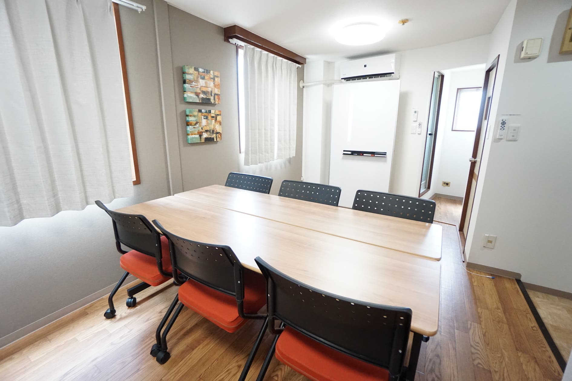 ＜日暮里会議室＞日暮里駅徒歩3分🚃完全個室✨Wi-Fi📶大型モニター兼スマートテレビ📺会議/商談/テレワークの写真11