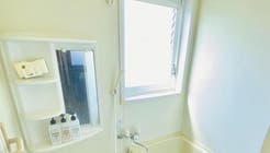 無料駐車場あり!広いリビングあり。大人数で利用可能。の写真3