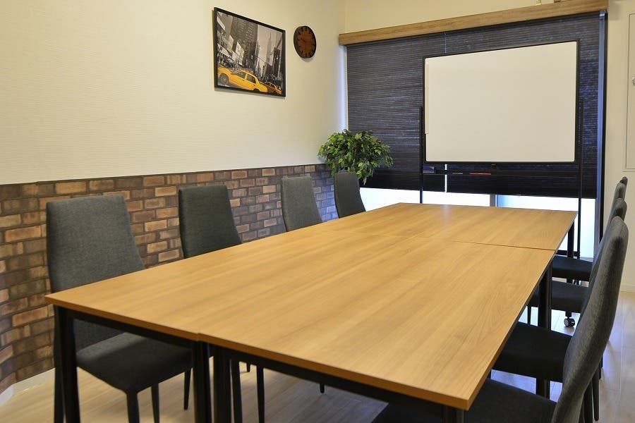 ＼新登場／🎯名古屋駅徒歩2分🎯10人収容/大型モニター/高速ネット◆お気軽会議室名古屋駅前desmos◆の写真2