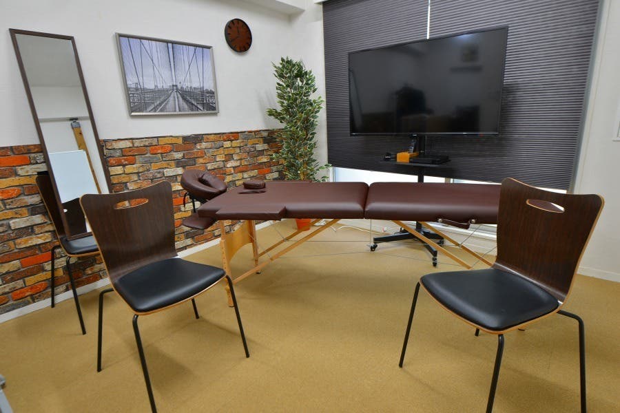 ＼新登場／🎯名古屋駅徒歩2分🎯10人収容/大型モニター/高速ネット◆お気軽会議室名古屋駅前luciole◆の写真6