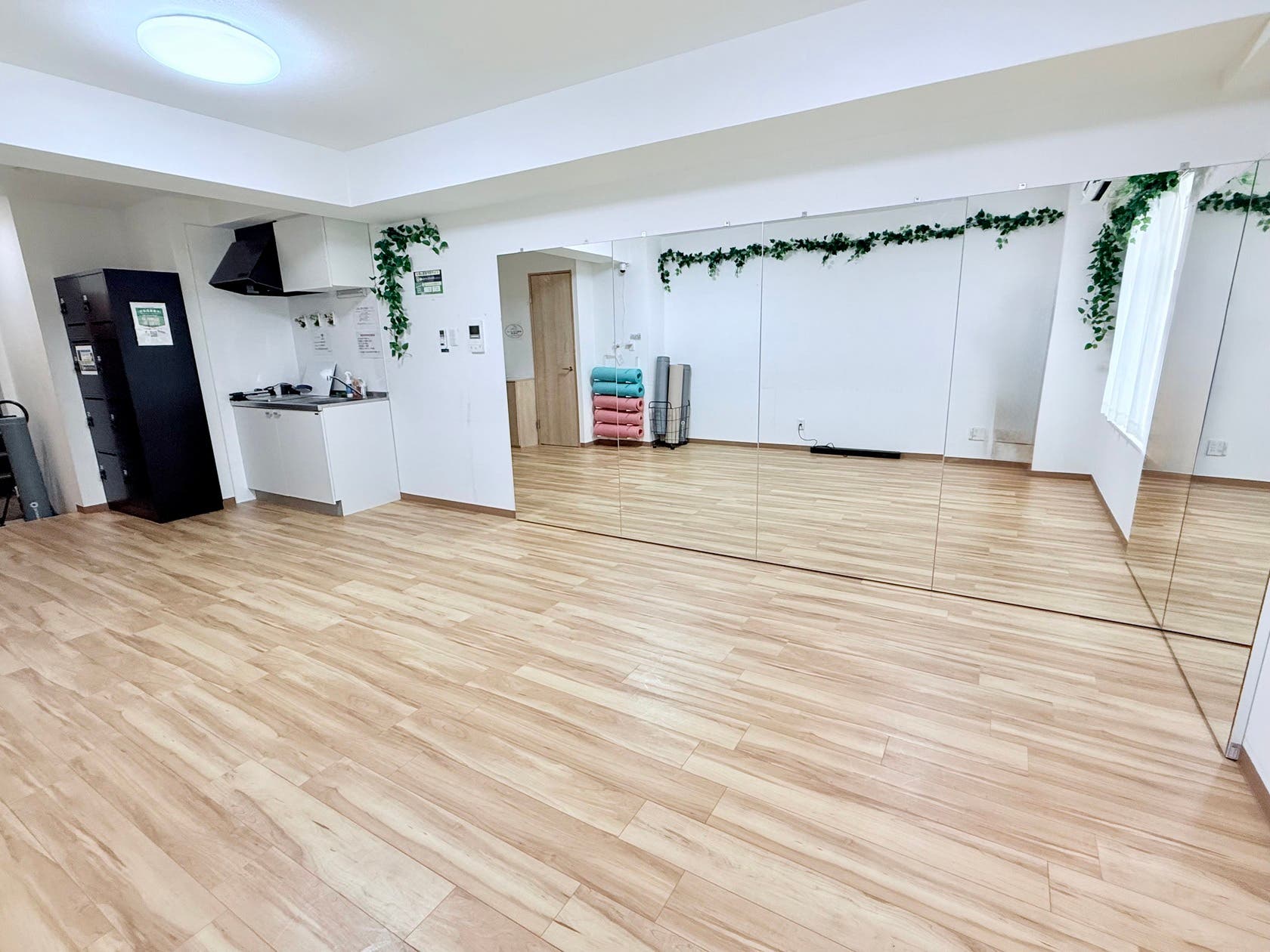 《VILLENT梅田ダンススタジオ401》2025.4 NEWOPEN！駅1分/飲食OK/設備無料/更衣室/光Wi-Fiの写真4