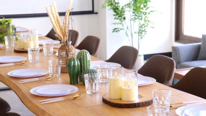 【京都駅7分】2025年7月オープン!32名着席OK🛋100㌅プロジェクター🎬歓送迎会・女子会に🎉会議・交流会・上映会にも🧳の写真4