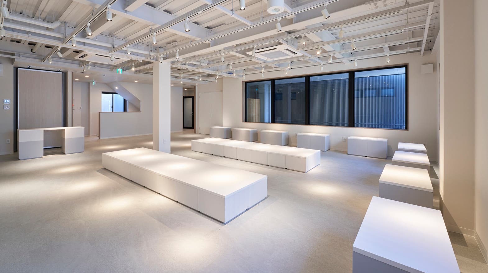 地下鉄「五条駅」より徒歩５分　サークルの活動や発表会に！　ホール（66㎡）の写真3