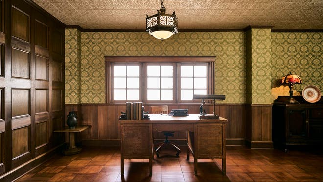 アンティーク家具がレンタルできる大正時代の洋館をイメージしたスタジオの写真2