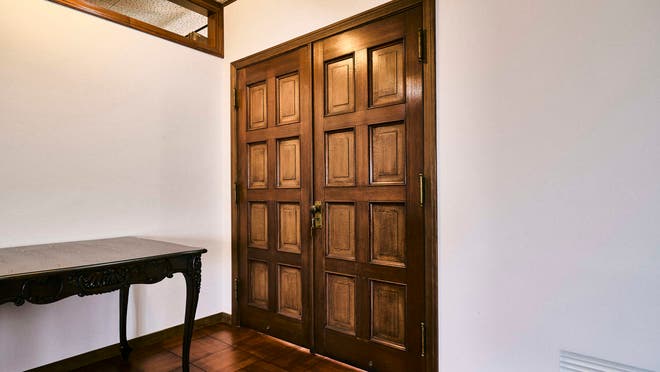 アンティーク家具がレンタルできる大正時代の洋館をイメージしたスタジオの写真4