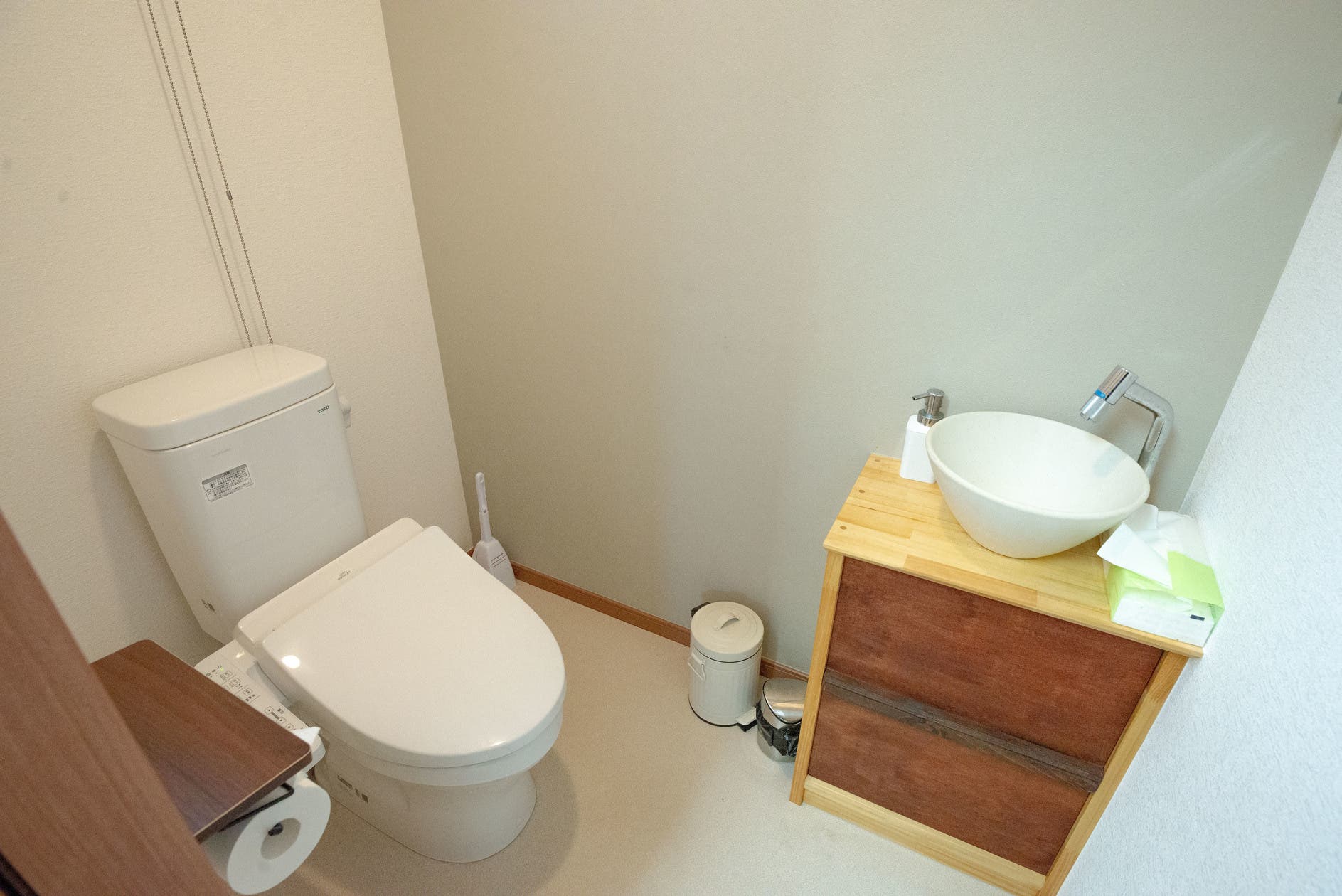 フローリング36㎡ 再利用材の古民家風カウンター・落ち着いた広々空間でヒーリングサロン、イベント物販に最適！の写真16