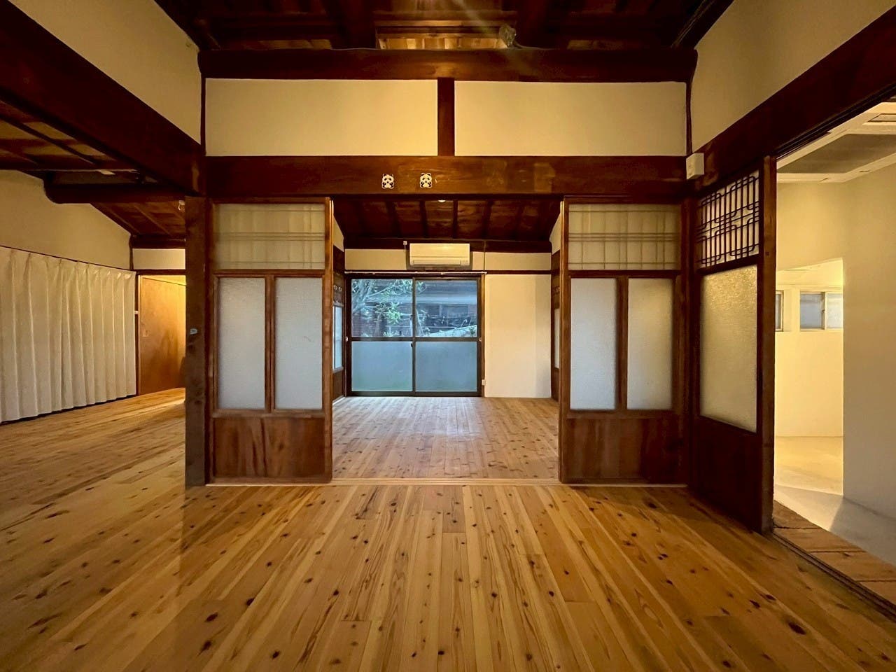 約40㎡（約24帖）の広々空間♪　自然光・風通し抜群！自然の温もりを存分に感じられます(^^)　撮影スタジオ、各種教室等に最適◎の写真12