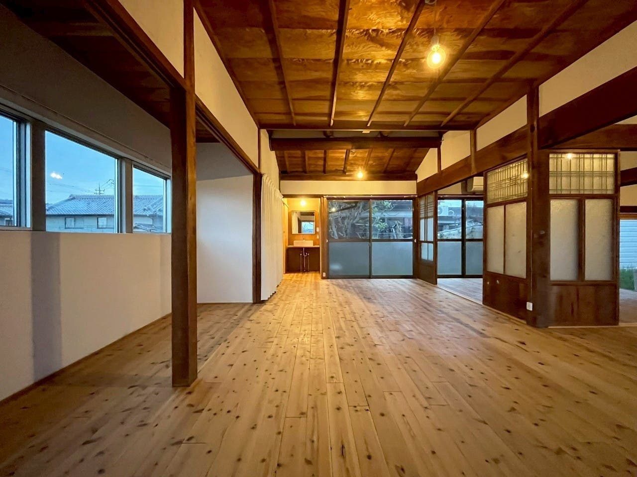 約40㎡（約24帖）の広々空間♪　自然光・風通し抜群！自然の温もりを存分に感じられます(^^)　撮影スタジオ、各種教室等に最適◎の写真18