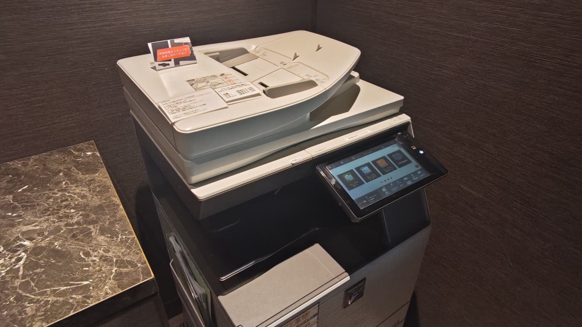 【コワーキング席】イオンモール内/有人受付/落ち着いた雰囲気/Wi-Fi/モニター/ドリンクサービス/駐車場ありの写真9