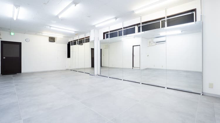 小田急相模原駅から徒歩わずか2分!レンタルスタジオ ASUKAの写真1