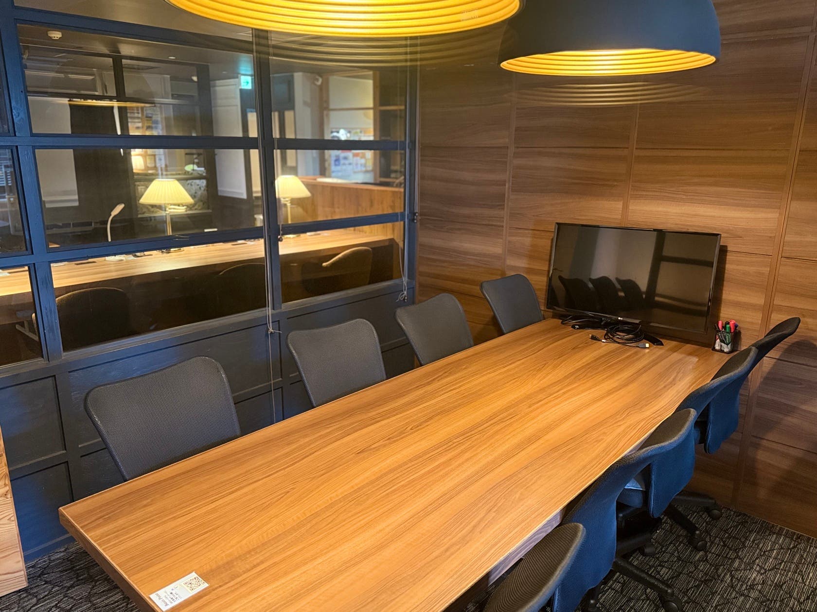 【8名会議室】五反田駅徒歩3分！/モニター/Wi-Fi/充電器/テレワークやWeb会議に最適の写真2