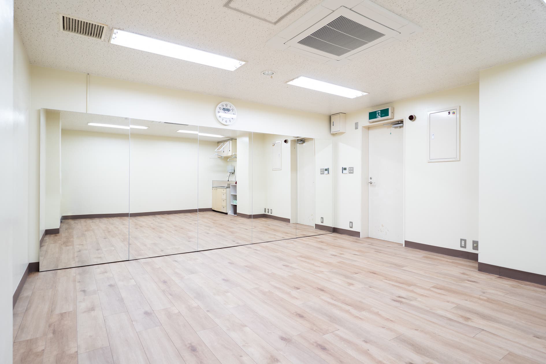 ✨NEW OPEN🎉特別価格500円〜1500円地下の超集中スペース誕生‼️お茶の水駅徒歩6分🥰の写真3