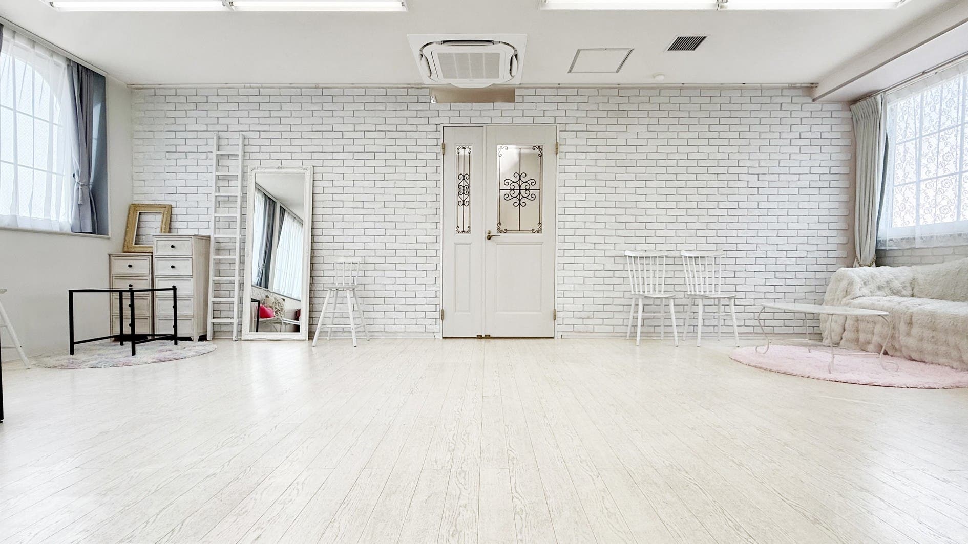 【BH】新宿三丁目駅徒歩1分🚃自然光✨個人イベント🎪撮影会📷チェキ会やWeb配信、YouTube撮影におすすめ✨の写真2