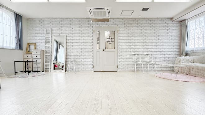 【BH】新宿三丁目駅徒歩1分🚃自然光✨個人イベント🎪撮影会📷チェキ会やWeb配信、YouTube撮影におすすめ✨の写真2