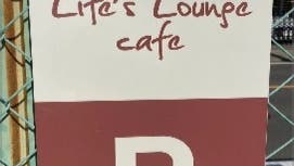 【カフェスペース半面利用】大画面スクリーン付き多目的スペースの写真8