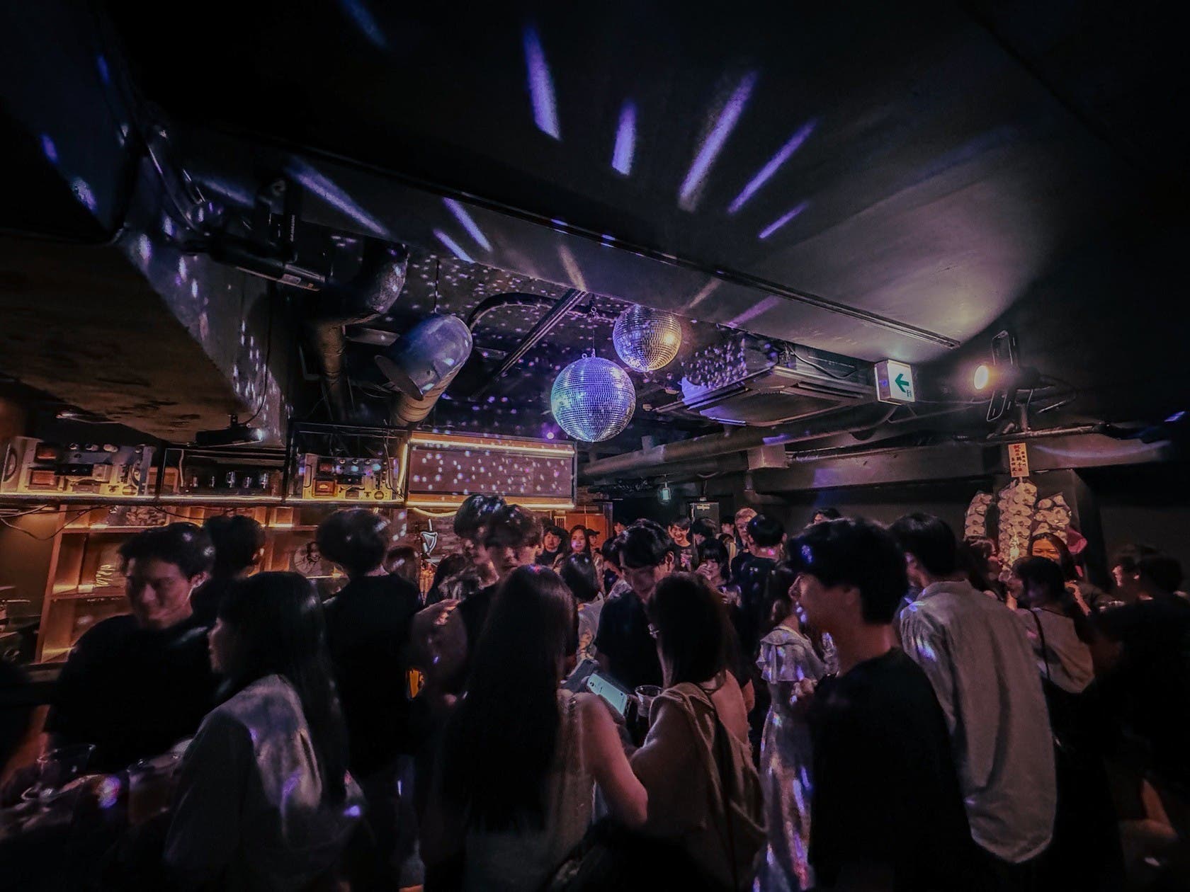 新宿駅徒歩９分の貸しパーティー会場・バーの写真8