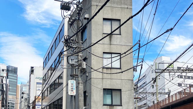 ※2025年12月20日閉鎖⭐️神田徒歩2分⭐️明るい会議室⭐️高速WiFi テレビ接続用HDMI USB-C完備⭐️禁煙の写真2