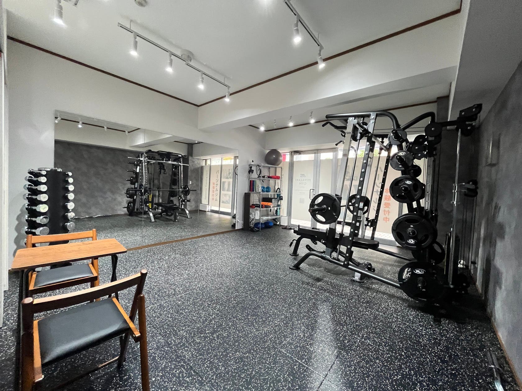 【武蔵小杉駅徒歩2分】バーベル、スミス、ケーブルの揃ったマルチラックのレンタルジム　MIYAZAKI GYM武蔵小杉駅前店の写真3