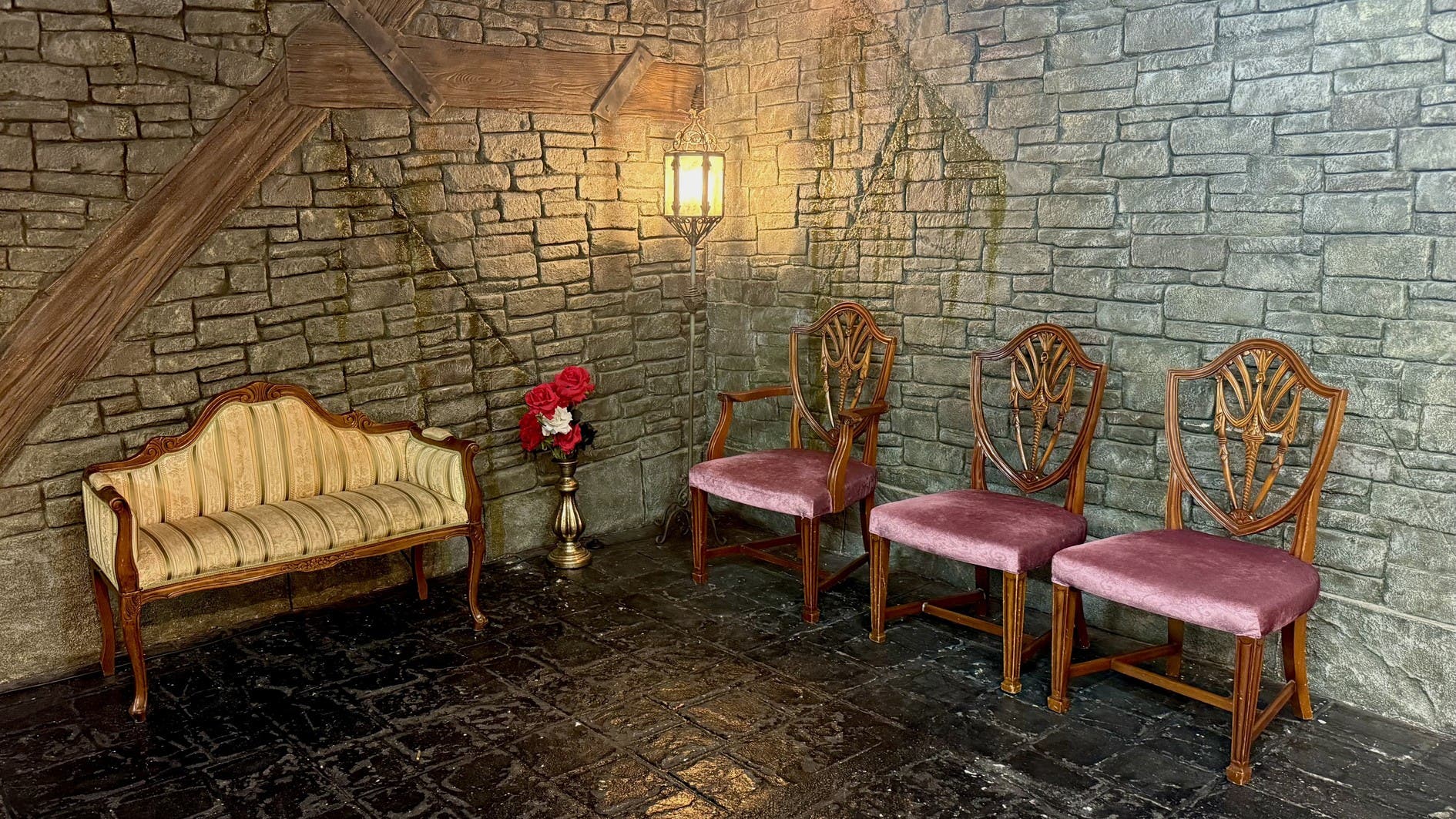 【M2】廃墟や牢獄💀、西洋石壁、アンティーク壁や石畳を完全再現✨ゴシック調スタジオ🎪の写真18