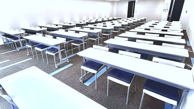 ☆NEW☆【梅田駅直結/阪急ターミナルビル内】無料備品多数!会議・研修・試験会場・WEBセミナー【B会議室】の写真4