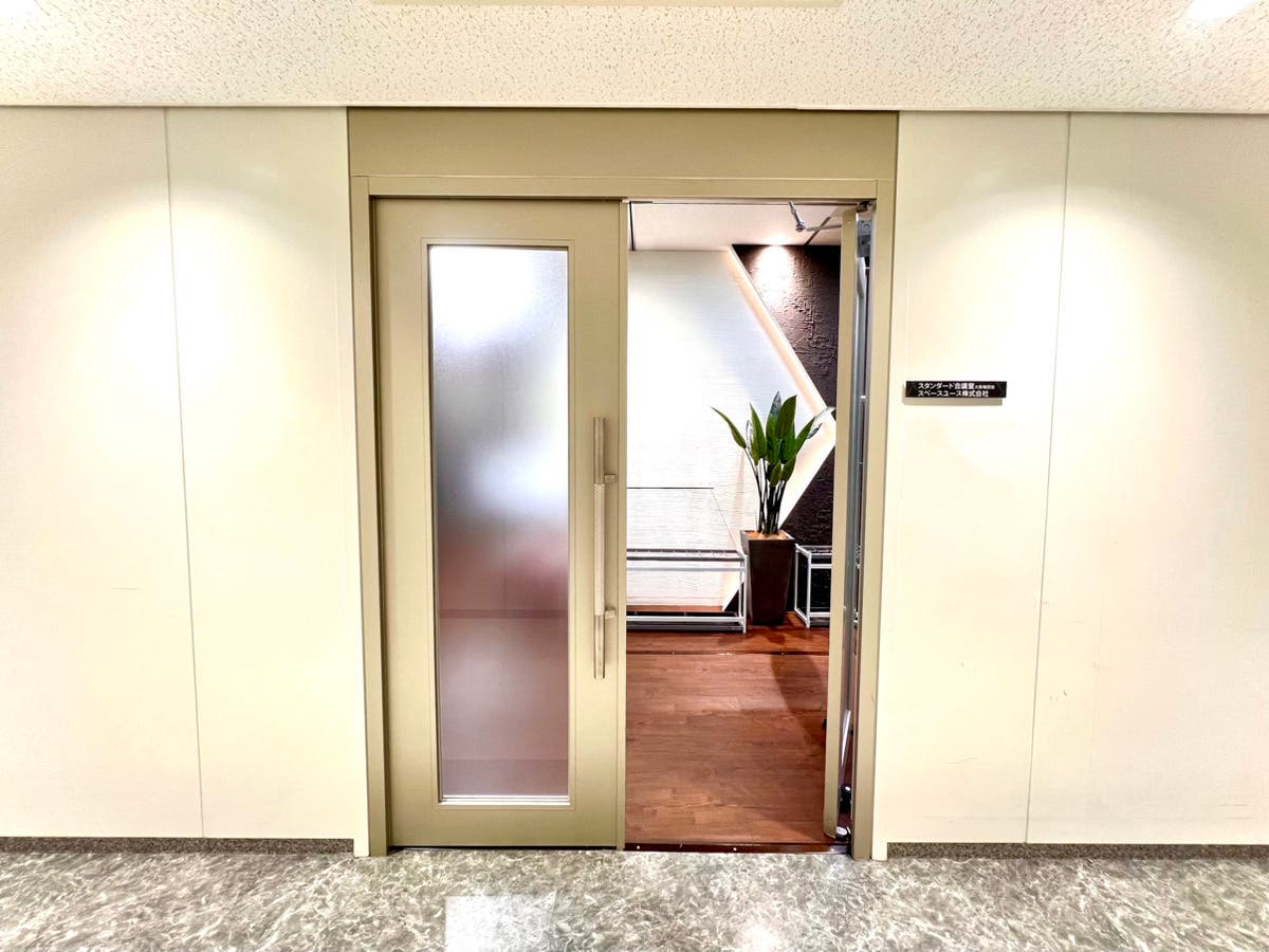 ☆NEW☆【梅田駅直結/阪急ターミナルビル内】無料備品多数！会議・研修・試験会場・WEBセミナー【B会議室】の写真10